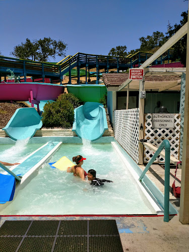 Mustang Waterpark - The Swimming Academy